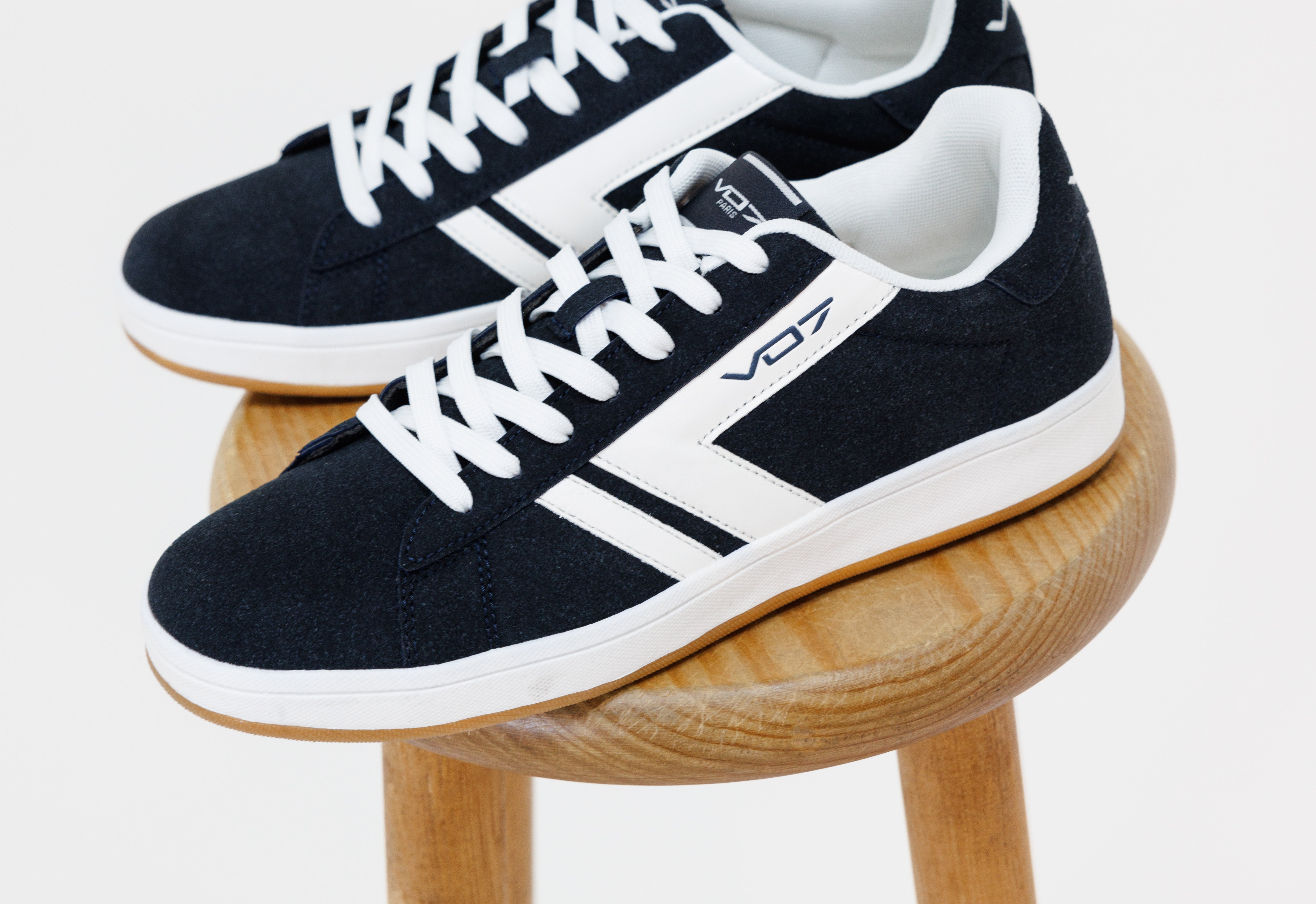 Sneakers VO7 : La tendance mode incontournable en 2025